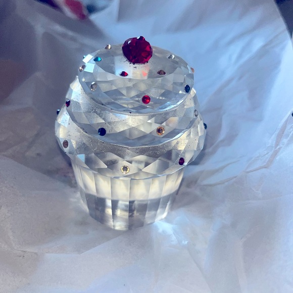 Accents | Genuine Crystal Cupcake Paper Weightdecoration | Poshmark